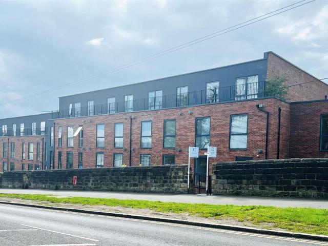 Apartment at Stonegate Road, Leeds