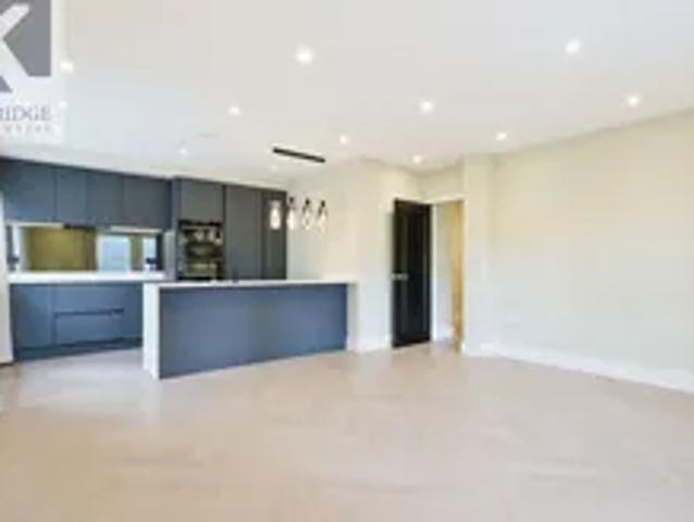 Apartment at Stoneleigh Park Road, Epsom and Ewell