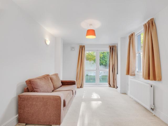 Apartment at Stowe Road, Greater London