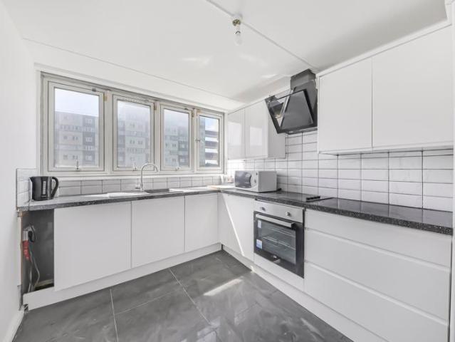 Apartment at Strasburg Road, Greater London