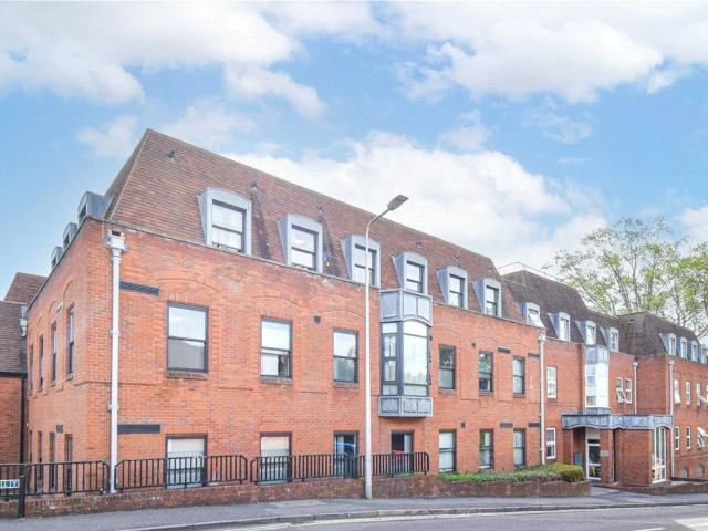 Apartment at Strawberry Hill, Newbury