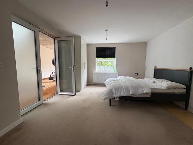 Apartment at Strayfield Road, Greater London