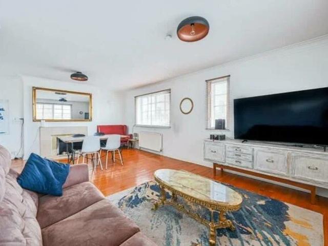 Apartment at Streatham High Road, Greater London