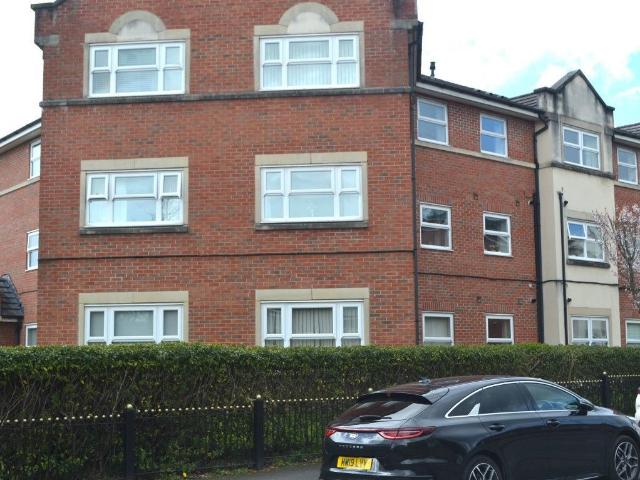 apartment at Street, Manchester, M28 3DG