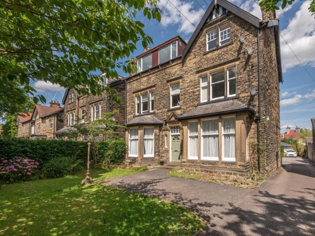 Apartment at Street Lane, Leeds