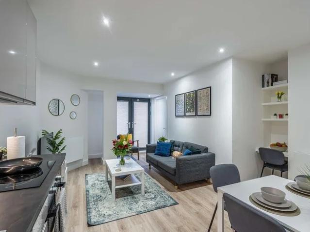 Apartment at Streetsbrook Road, Metropolitan Borough of Solihull