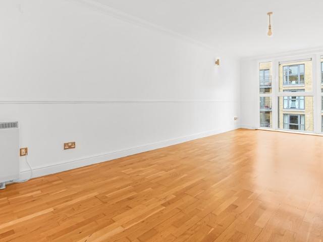 apartment at Stretton Mansions, Deptford, SE8 3JP
