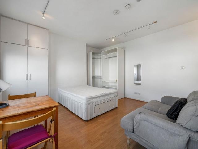 Apartment at Stroud Green Road, Greater London