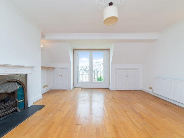 Apartment at Sutherland Avenue, City of Westminster