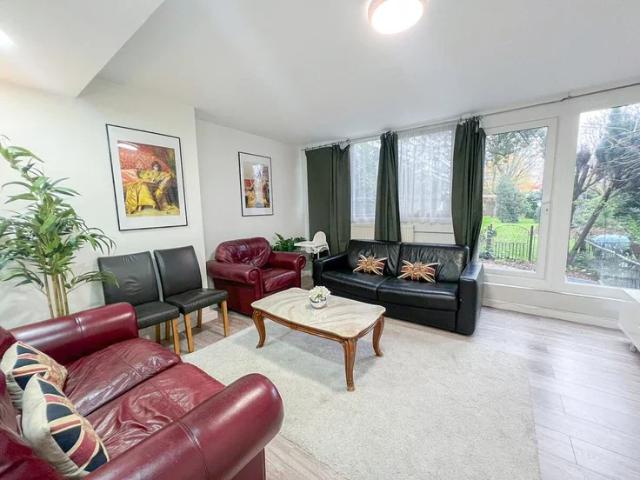 Apartment at Sutherland Avenue, City of Westminster