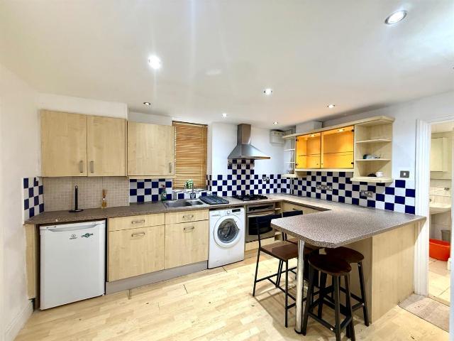 Apartment at Sutherland Avenue, City of Westminster