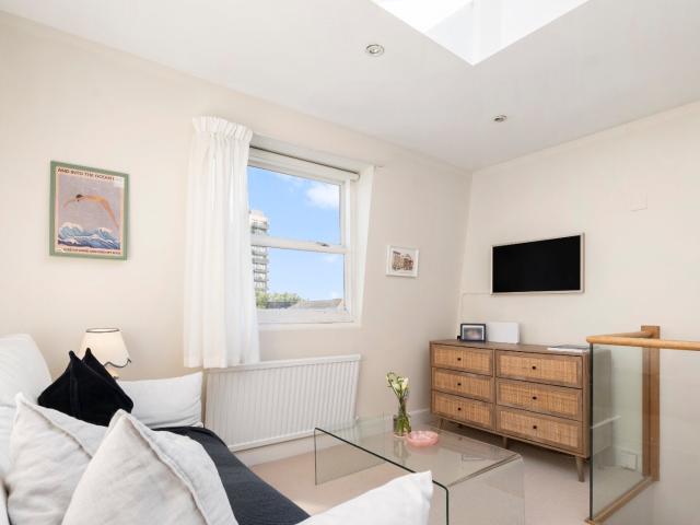 Apartment at Sutherland Avenue, City of Westminster