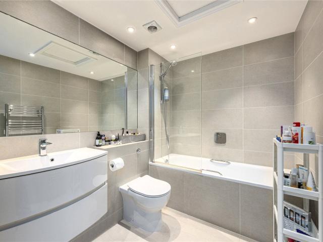 Apartment at Sutherland Avenue, City of Westminster