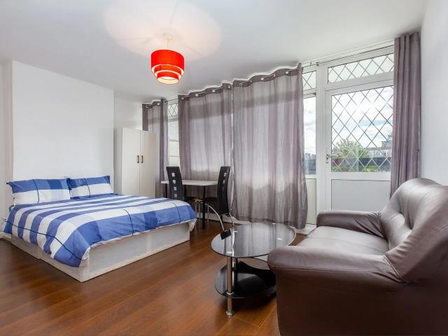 Apartment at Sutherland Road, Greater London
