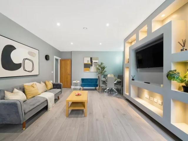 Apartment at Sutherland Road, Greater London