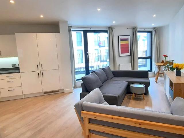 Apartment at Sutherland Road, Greater London