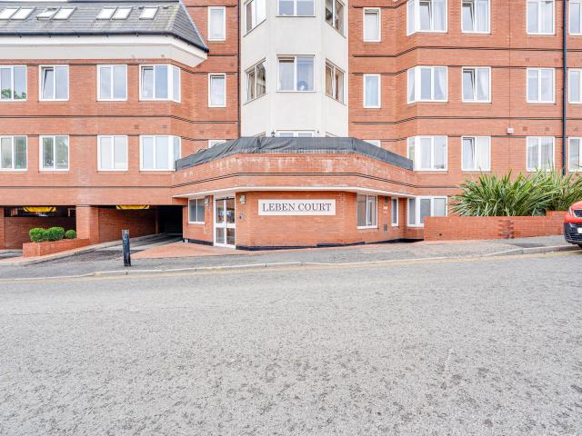 Apartment at Sutton Court Road, Greater London