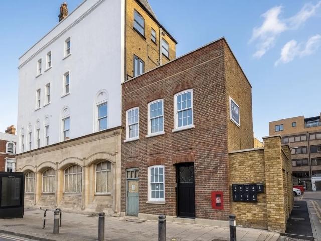 Apartment at Sutton Court Road, Greater London