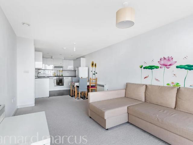Apartment at Sutton Park Road, Greater London