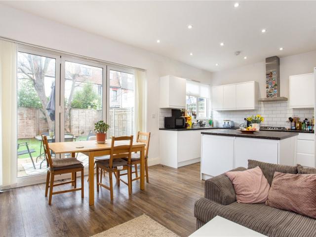 Apartment at Sudbourne Road, Greater London