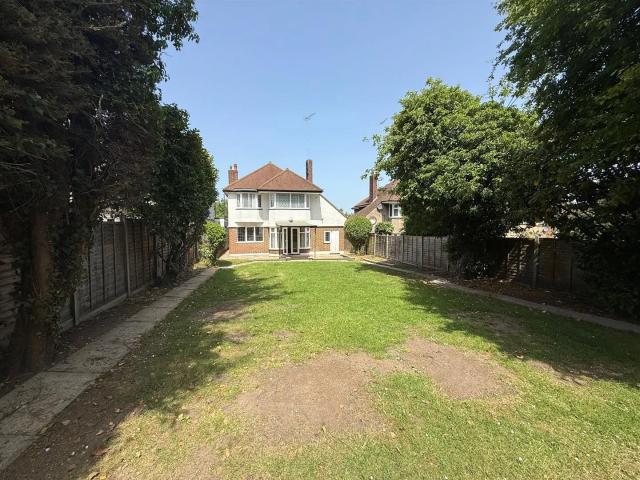 Apartment at Sudbury Court Drive, Greater London