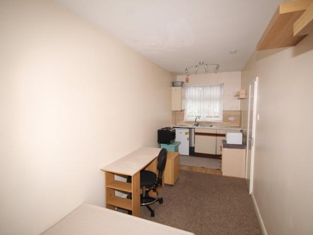 Apartment at Sudbury Heights Avenue, London