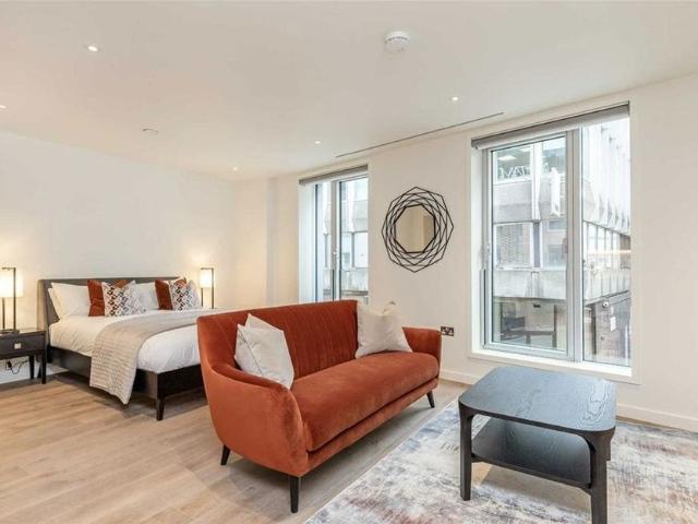 Apartment at Suffolk Street, City of Westminster