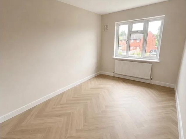 Apartment at Sullivan Avenue, Greater London