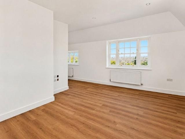 Apartment at Summerland Gardens, Greater London