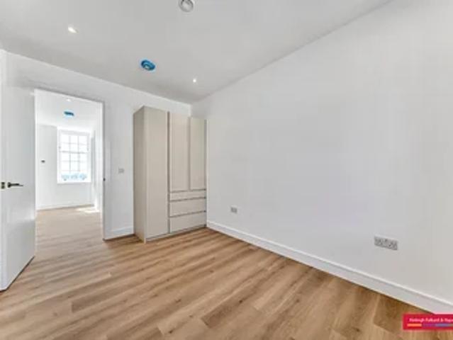 Apartment at Summerland Gardens, Greater London
