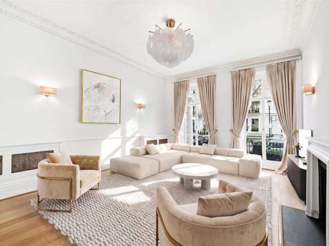 Apartment at Sumner Place, Greater London