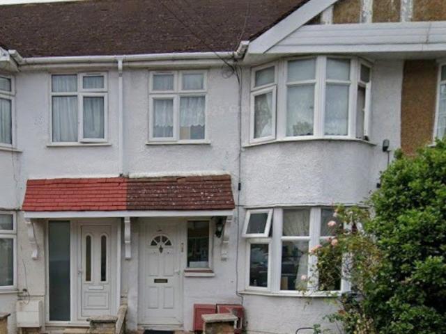 Apartment at Sunningdale Avenue, Greater London