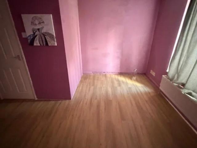 Apartment at Sunningfields Crescent, Greater London