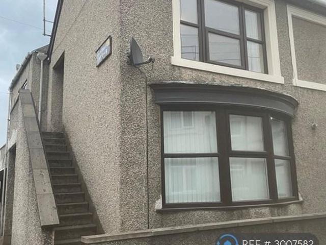 Apartment at Sunny Bank, Wakefield