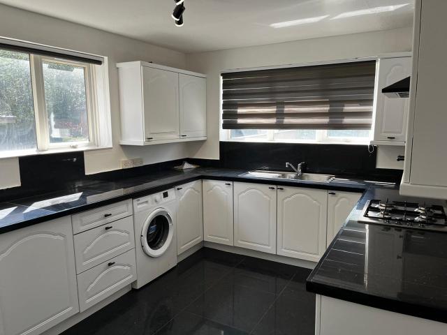 Apartment at Sunny Gardens Road, Greater London