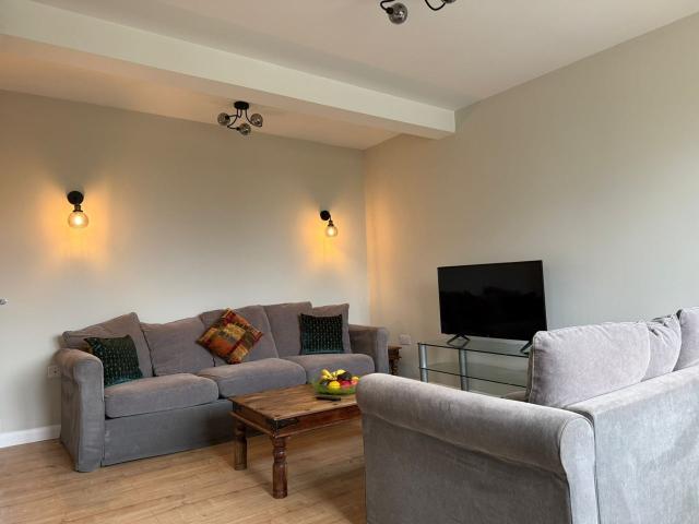 Apartment at Sunny Gardens Road, Greater London