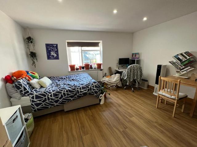 Apartment at Sunny Place, Greater London