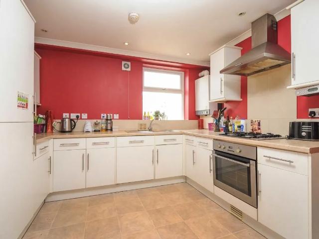 Apartment at Sunnyhill Road, Greater London