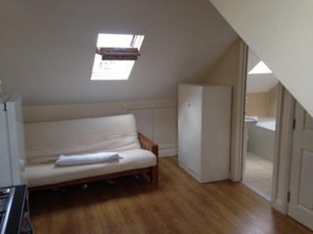 Apartment at Sunnyhill Road, Greater London