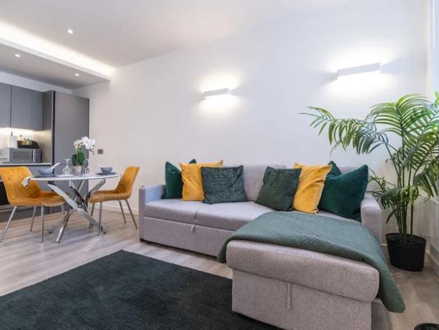 Apartment at Sunrise Parkway, Milton Keynes