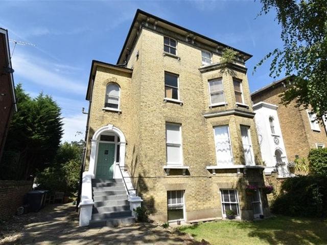 Apartment at Surbiton Hill Park, Greater London