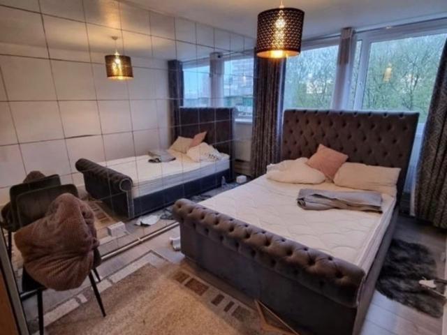 Apartment at Surrey Lane, Greater London