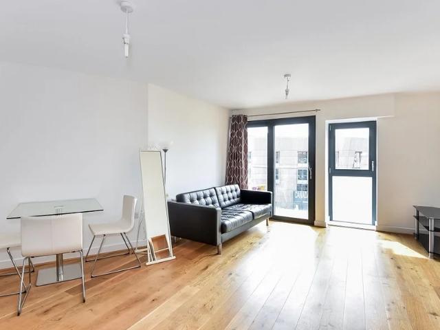 Apartment at Surrey Quays Road, Greater London