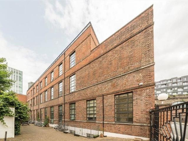 Apartment at Surrey Row, Greater London