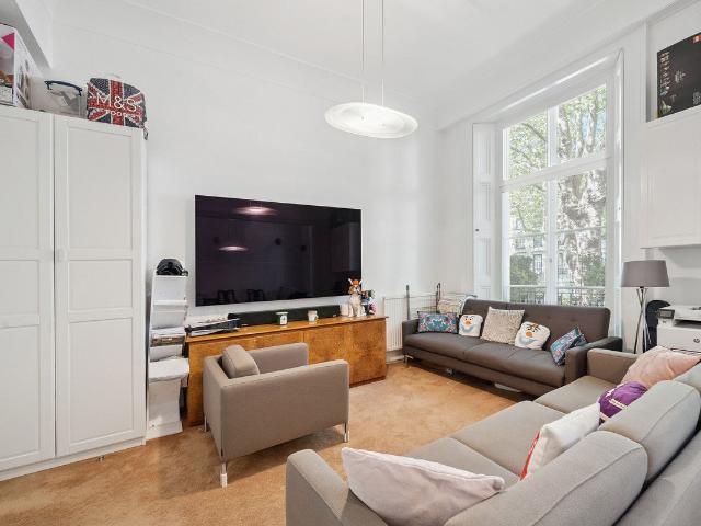 Apartment at Sussex Gardens, City of Westminster