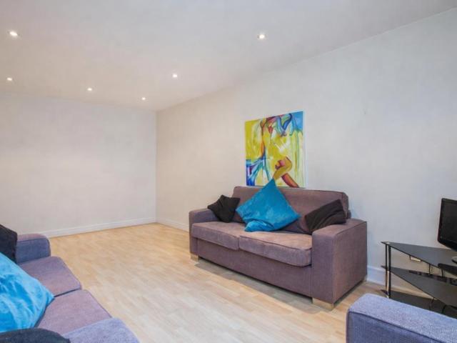 Apartment at Sussex Gardens, City of Westminster