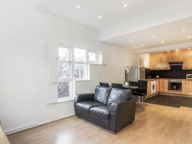 Apartment at Sussex Gardens, City of Westminster
