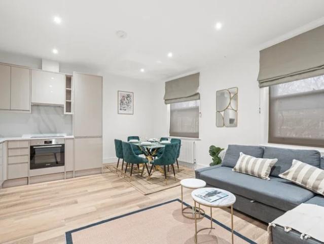 Apartment at Sussex Gardens, City of Westminster