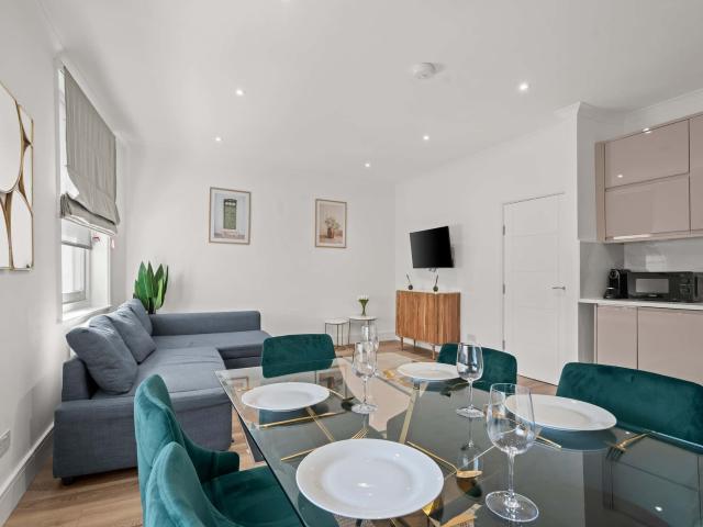 Apartment at Sussex Gardens, City of Westminster