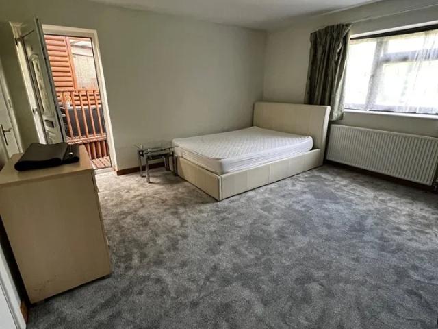 Apartment at Swyncombe Avenue, Greater London